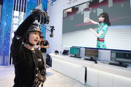 Staff Member Demonstrates Optical Motion Capture Editorial Stock Photo ...