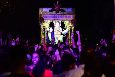 Devotees Subhash Road Sarvajanik Shree Ganeshotsav Editorial Stock ...