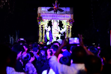 Devotees Subhash Road Sarvajanik Shree Ganeshotsav Editorial Stock ...