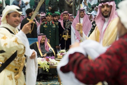 Saudi King Dances The Traditional Ardha - Riyadh, Saudi Arabia - 21 Feb ...