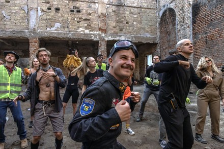 Volunteers Repair Together Group Attending Rave Editorial Stock Photo ...