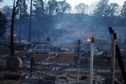 Californias Mill Fire Burns Through Siskiyou Editorial Stock Photo ...