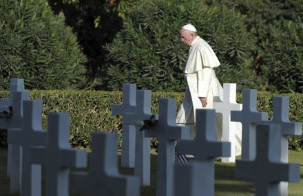 Pope Francis Passes Graves Before Mass Editorial Stock Photo - Stock ...