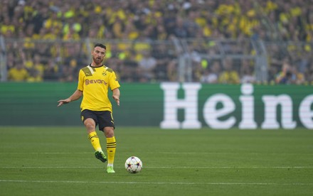 Thomas Meunier Borussia Dortmund Controls Ball Editorial Stock Photo ...