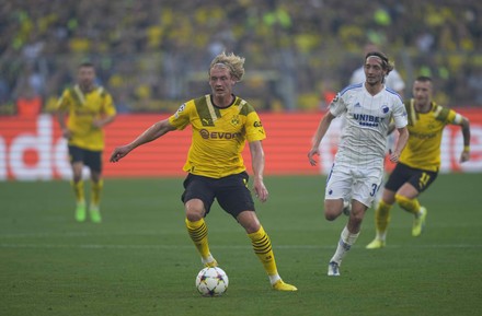Julian Brandt Borussia Dortmund Controls Ball Editorial Stock Photo ...
