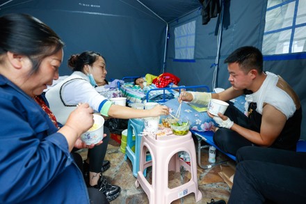 People Have Meal Quake Relief Shelter Editorial Stock Photo - Stock ...