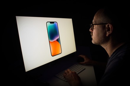 22 Iphone 14 logo Stock Pictures, Editorial Images and Stock Photos ...