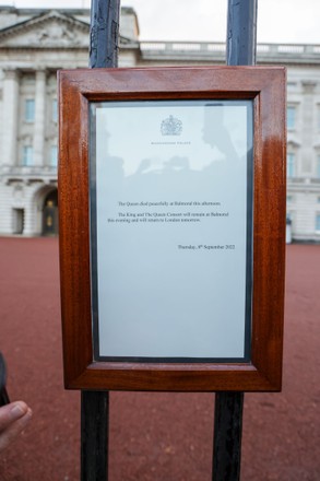 Buckingham Palace Post Official Announcement Hangs Editorial Stock ...