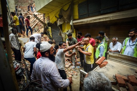 Four-Storey Under-Construction Building Collapse In Azad Market, 4 ...