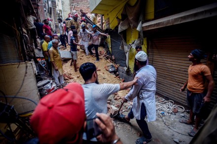 Four-Storey Under-Construction Building Collapse In Azad Market, 4 ...