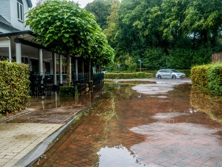 500 Heavy rain falling Stock Pictures, Editorial Images and Stock ...