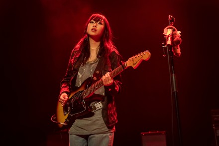250 Beabadoobee concert Stock Pictures, Editorial Images and Stock ...