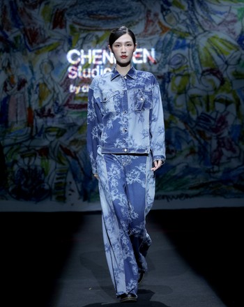 China Beijing Fashion Week - 12 Sep 2022 Stock Pictures, Editorial ...