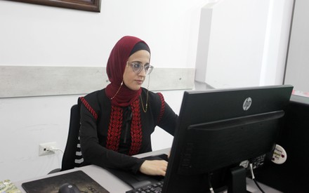 Palestinian Samar Nassar Draws Graphic Cartoon Editorial Stock Photo ...