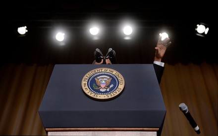 Us President Barack Obama Drops Microphone Editorial Stock Photo ...