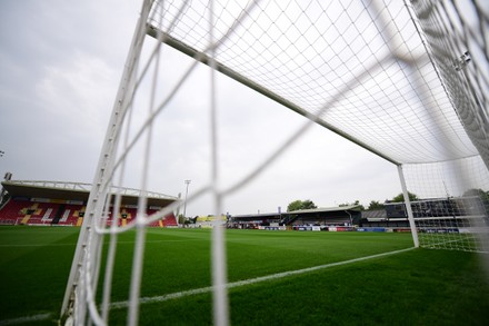 woking v oldham athletic Stock Photos (Exclusive) | Shutterstock
