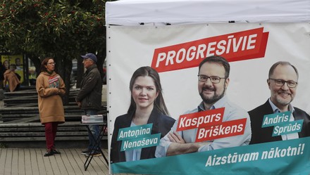 3,000 Political campaign poster Stock Pictures, Editorial Images and ...
