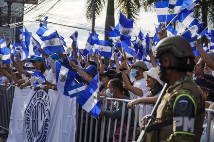 Salvadorans Gesture Cheer During Military Parade Editorial Stock Photo ...