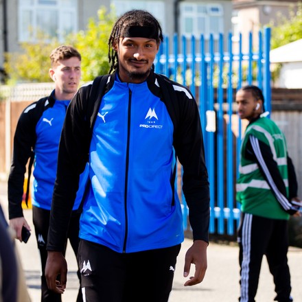 Torquay Squad Arrives Grosvenor Vale During Editorial Stock Photo ...