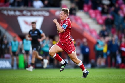 Scarlets Vs Ospreys Blade Thomson Jonathan Editorial Stock Photo ...