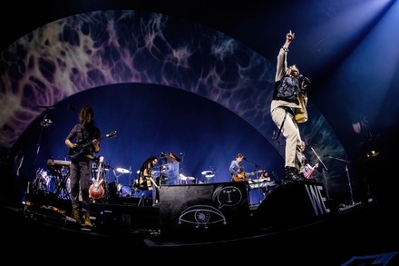 imágenes de Arcade Fire performs live at a concert in Milano, Italy ...