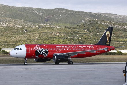 Airplane Carried Fifa World Cup Trophy Editorial Stock Photo - Stock ...