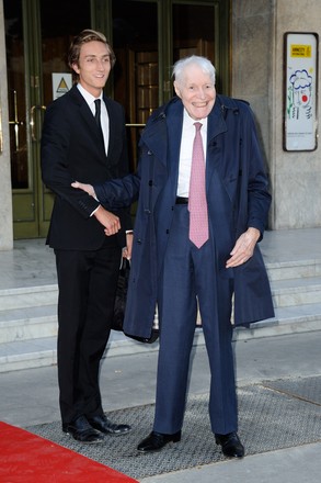 Le Professeur Christian Cabrol Assiste Au Editorial Stock Photo - Stock ...