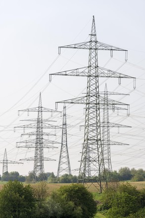 750 Electric wire lines Stock Pictures, Editorial Images and Stock ...