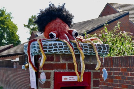 Octopus Post Box Topper, Didcot, Oxfordshire, UK - 18 Sep 2022 Stock ...