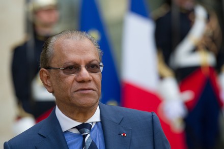 Francois Hollande welcomes Mauritius Prime Minister Navin Chandra ...