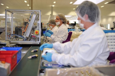 Employees Work Guerlain Perfume House Production Editorial Stock Photo ...
