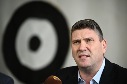 Hawthorn Ceo Justin Reeves Addresses Media Editorial Stock Photo ...