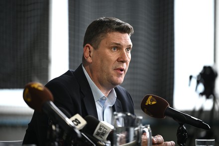 Hawthorn Ceo Justin Reeves Addresses Media Editorial Stock Photo ...