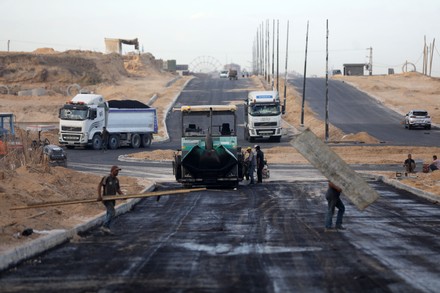 Palestinian Workers Lay Asphalt Alrashid Street Editorial Stock Photo ...