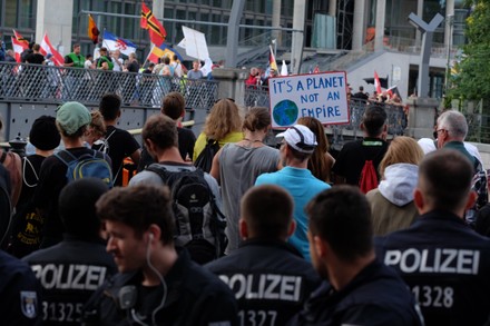 9 Berlin versus nazis Stock Pictures, Editorial Images and Stock Photos ...