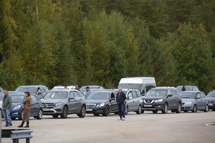 Crossings from Russia at the Vaalimaa border station in Finland ...