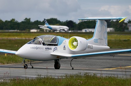 Efan Prototype Electric Aircraft 950 Meter Editorial Stock Photo ...