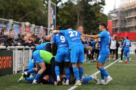 Chesterfield Players Congratulate Darren Oldaker After Editorial Stock ...