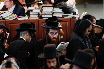 Orthodox Jewish pilgrims celebrate Rosh Hashanah in Uman, Ukraine - 25 ...