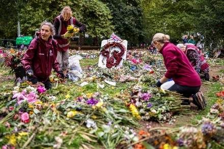3,000 Official mourning Stock Pictures, Editorial Images and Stock ...