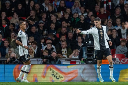 7,000 England vs germany Stock Pictures, Editorial Images and Stock ...