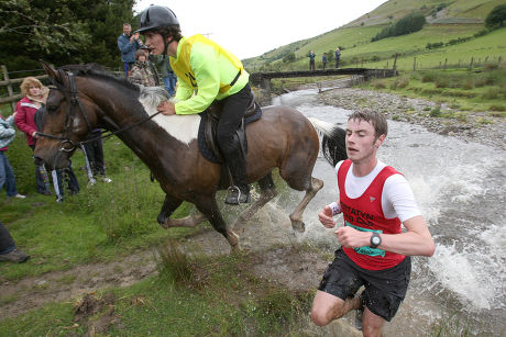 Man V Horse Race, Llanwrtyd Wells, Wales, Britain - 11 Jun 2011 Stock ...