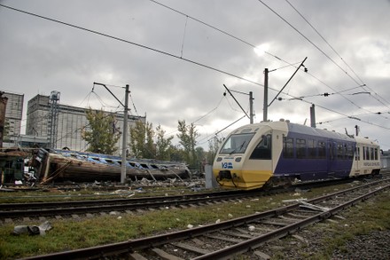2,000 Train and troops Stock Pictures, Editorial Images and Stock ...