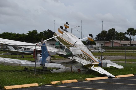 2,000 Aftermath of a tornado Stock Pictures, Editorial Images and Stock ...
