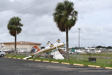 2,000 Aftermath of a tornado Stock Pictures, Editorial Images and Stock ...