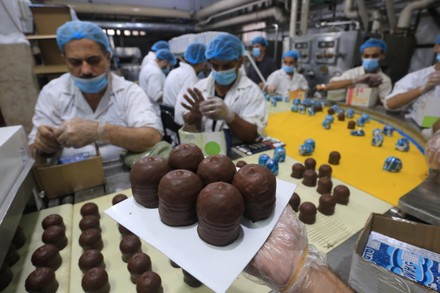 Palestinian Workers Prepare Vanilla Candy Known Editorial Stock Photo ...