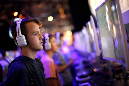 Visitors Worlds Largest Computer Game Fair Editorial Stock Photo ...