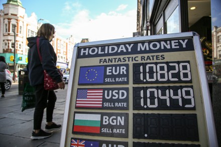 10,000 Currency exchange Stock Pictures, Editorial Images and Stock ...