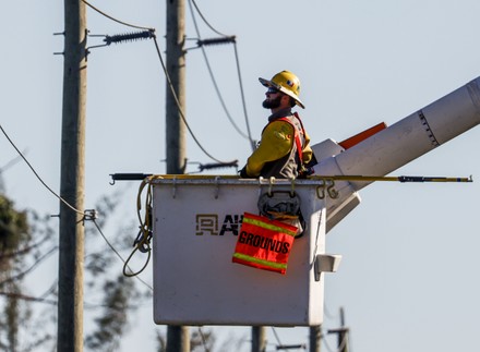 Lineman Works Restore Power Wake Hurricane Editorial Stock Photo ...