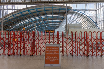 Closed Off Platforms Waterloo Station Transport Editorial Stock Photo ...